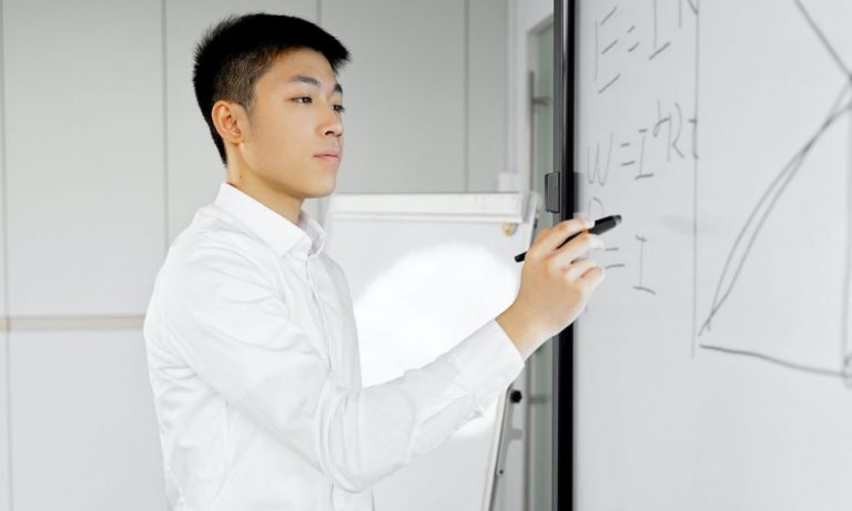 Smart Interactive Board: All-in-1 Smart Board Malaysia